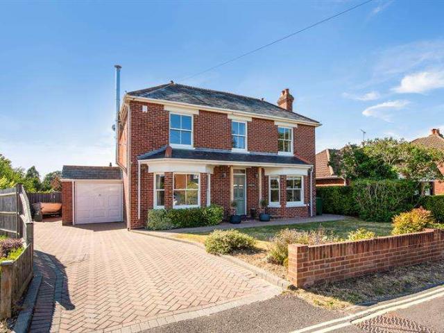 4 Bedroom Detached House