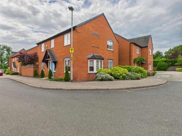 4 Bedroom Detached House