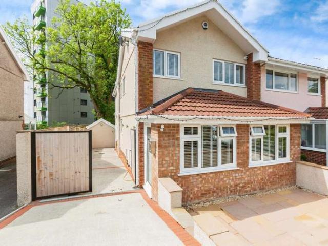 4 Bedroom Detached House