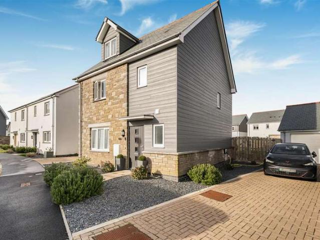 4 Bedroom Detached House