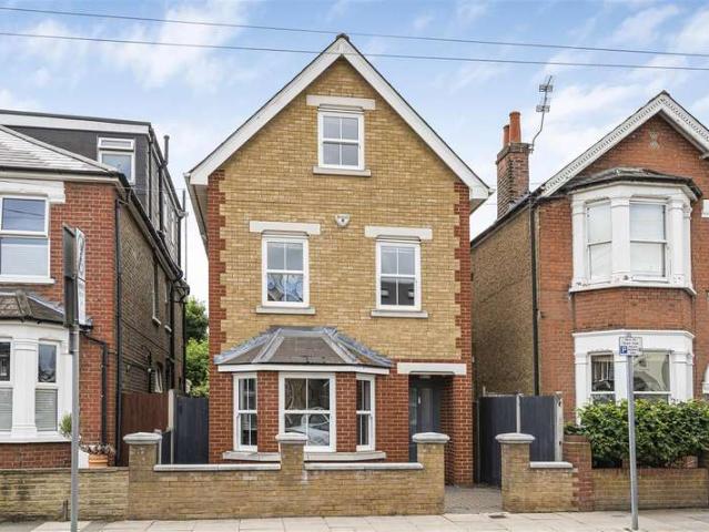 4 Bedroom Detached House