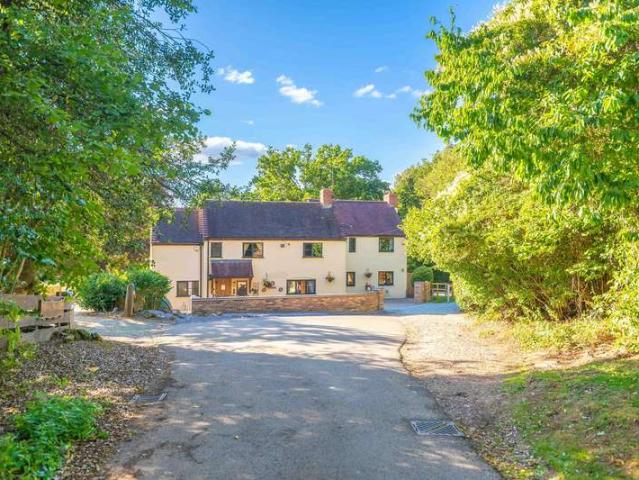 4 Bedroom Detached House