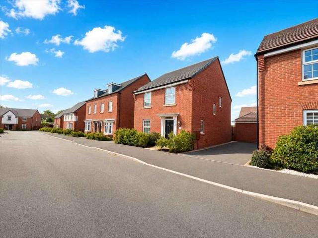 4 Bedroom Detached House
