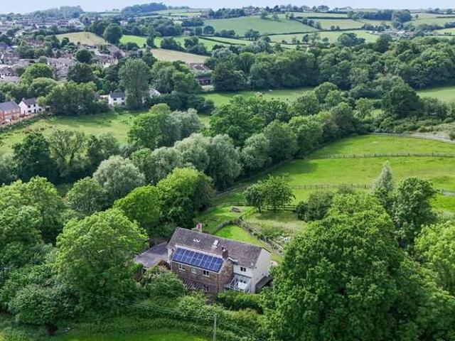 4 Bedroom Detached House