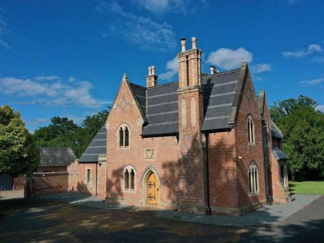 4 Bedroom Detached House