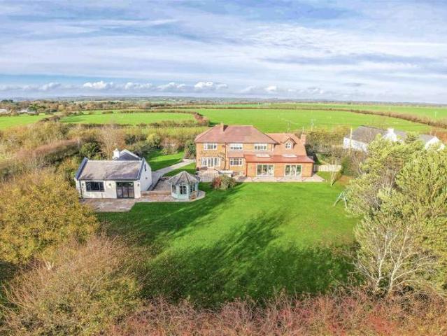 4 Bedroom Detached House