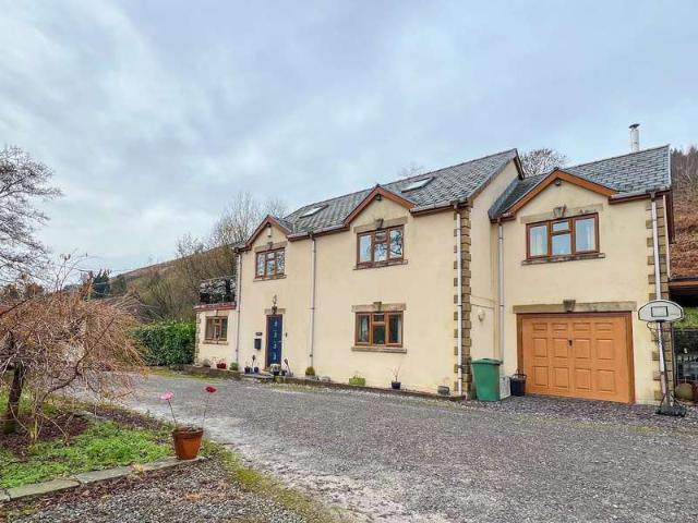 4 Bedroom Detached House