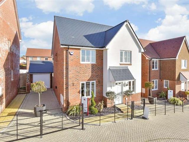 4 Bedroom Detached House