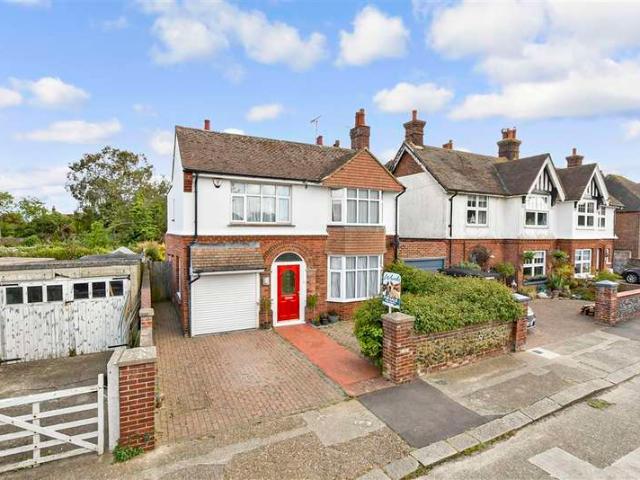 4 Bedroom Detached House