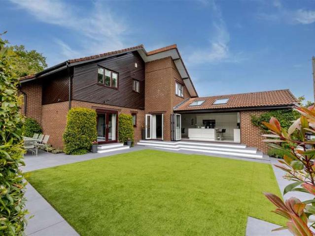 4 Bedroom Detached House