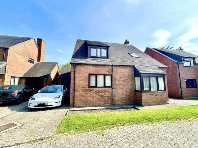 4 Bedroom Detached House
