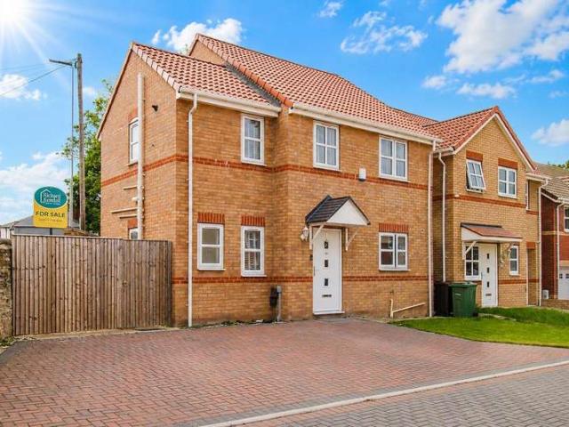 4 Bedroom Detached House