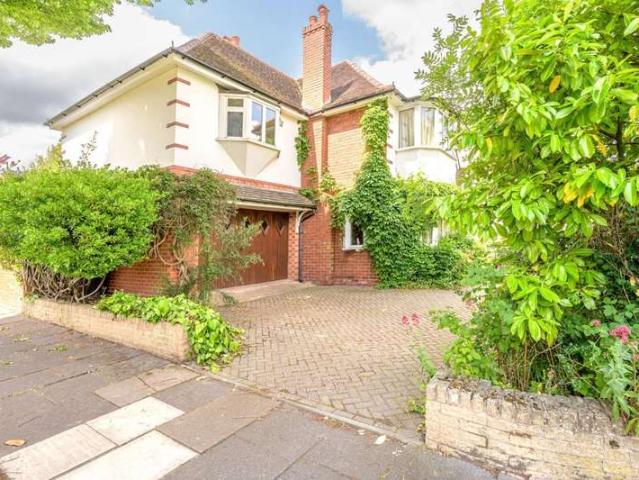 4 Bedroom Detached House