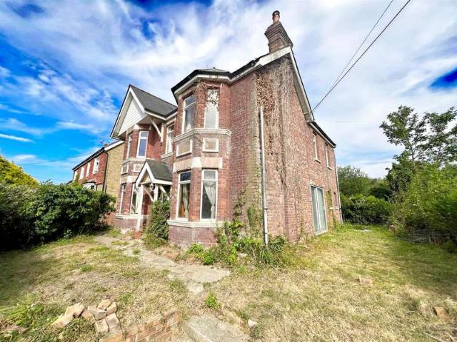4 Bedroom Detached House