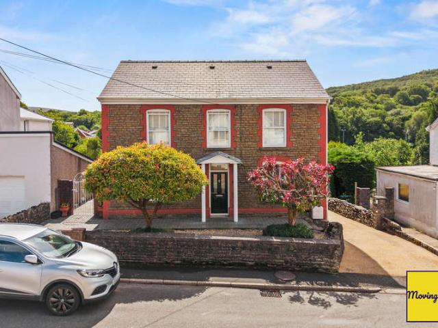 4 Bedroom Detached House