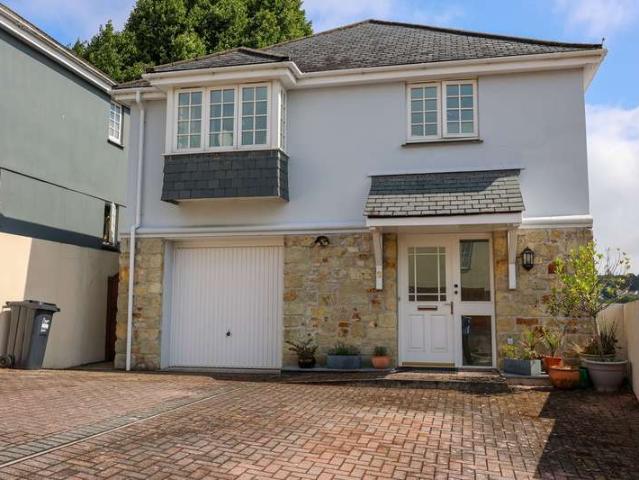 4 Bedroom Detached House