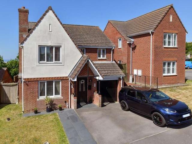 4 Bedroom Detached House