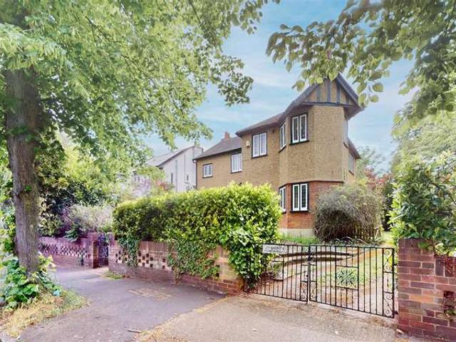 4 Bedroom Detached House