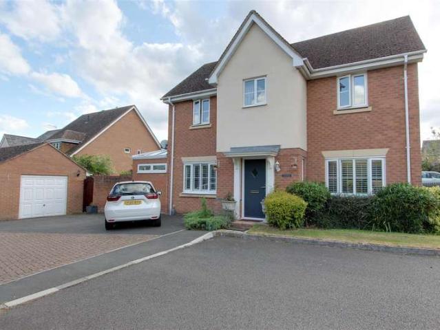 4 Bedroom Detached House