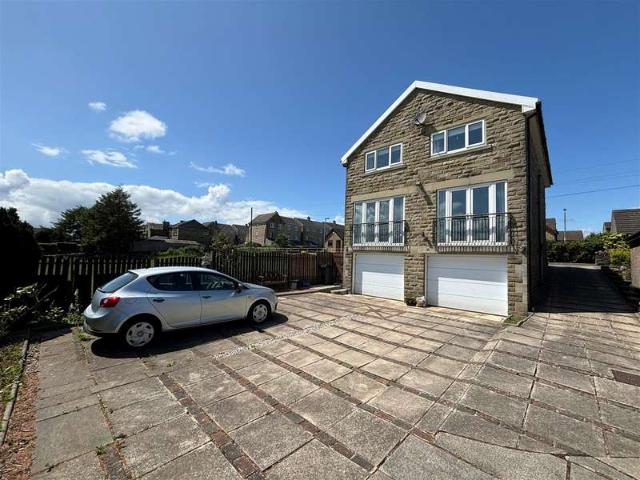 4 Bedroom Detached House