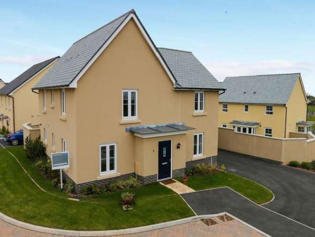 4 Bedroom Detached House