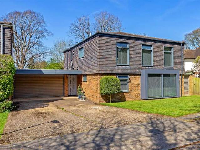 4 Bedroom Detached House