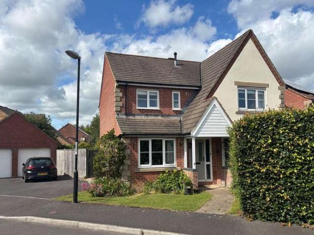 4 Bedroom Detached House