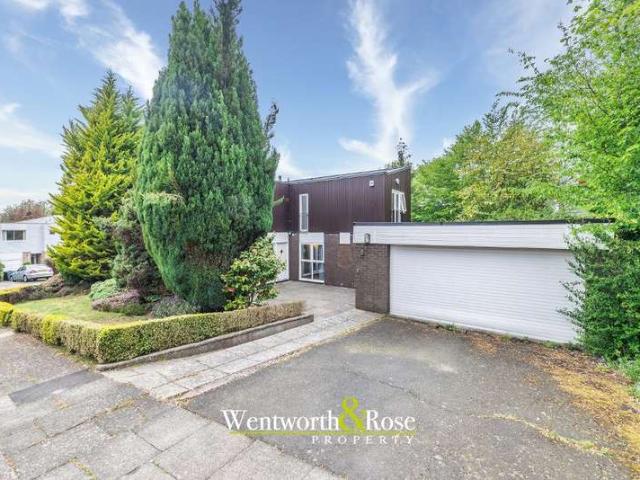 4 Bedroom Detached House