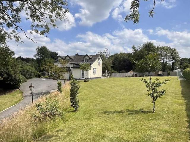 4 Bedroom Detached House