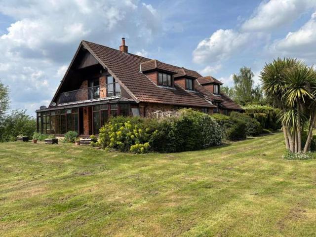 4 Bedroom Detached House