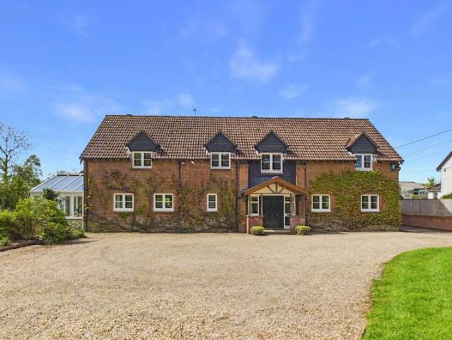 4 Bedroom Detached House
