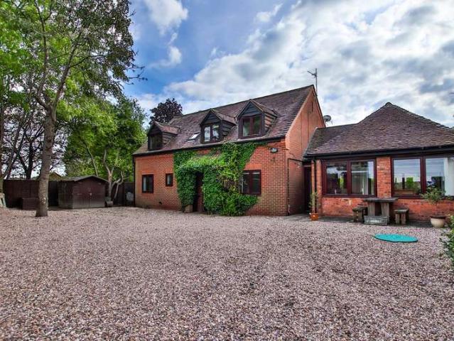 4 Bedroom Detached House