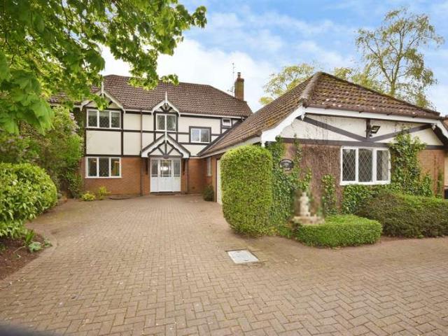 4 Bedroom Detached House