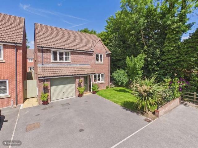 4 Bedroom Detached House