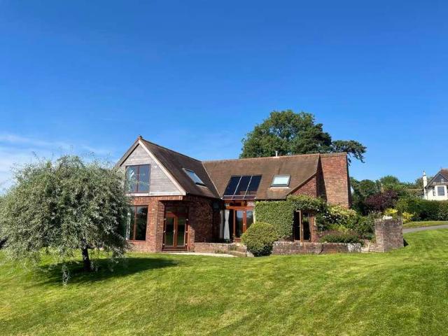4 Bedroom Detached House