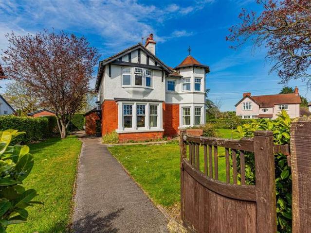 4 Bedroom Detached House