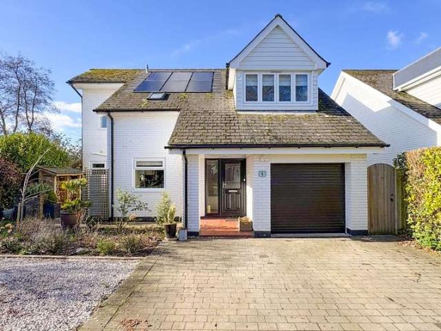 4 Bedroom Detached House