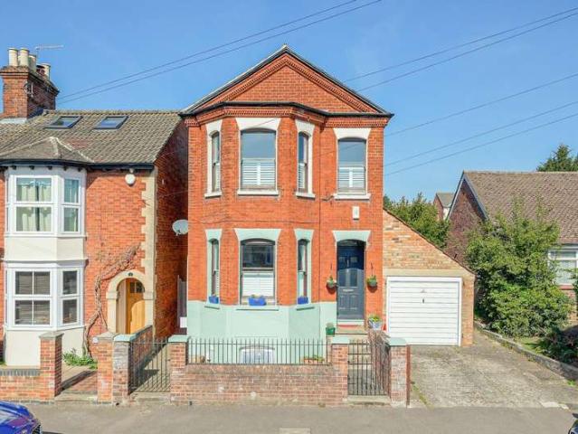 4 Bedroom Detached House