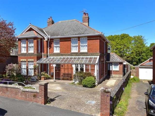 4 Bedroom Detached House