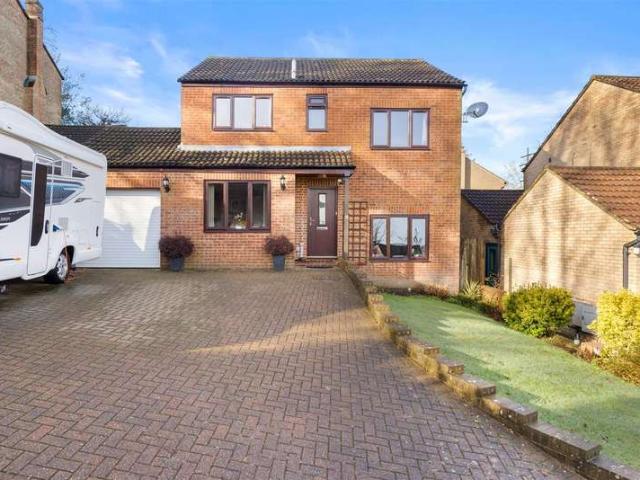 4 Bedroom Detached House