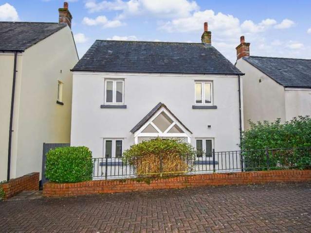 4 Bedroom Detached House