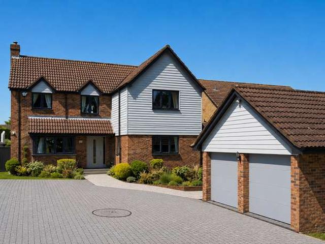 4 Bedroom Detached House