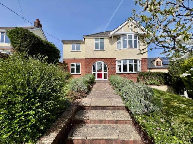 4 Bedroom Detached House