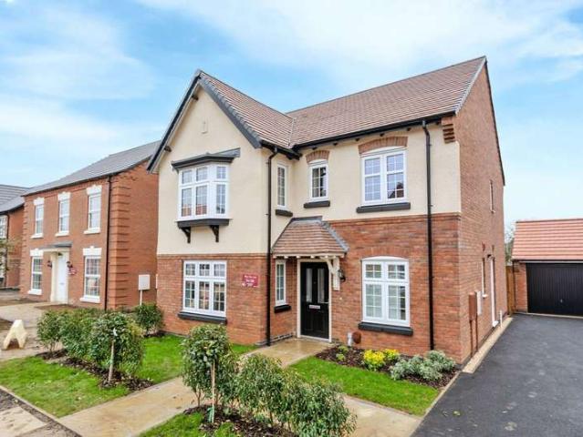 4 Bedroom Detached House