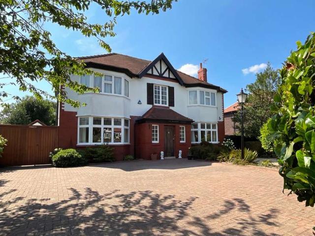 4 Bedroom Detached House