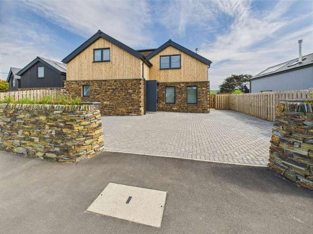 4 Bedroom Detached House