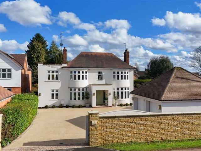 4 Bedroom Detached House