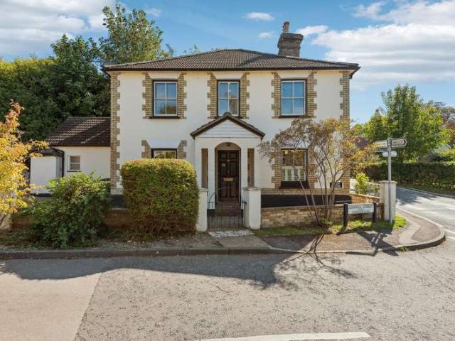 4 Bedroom Detached House