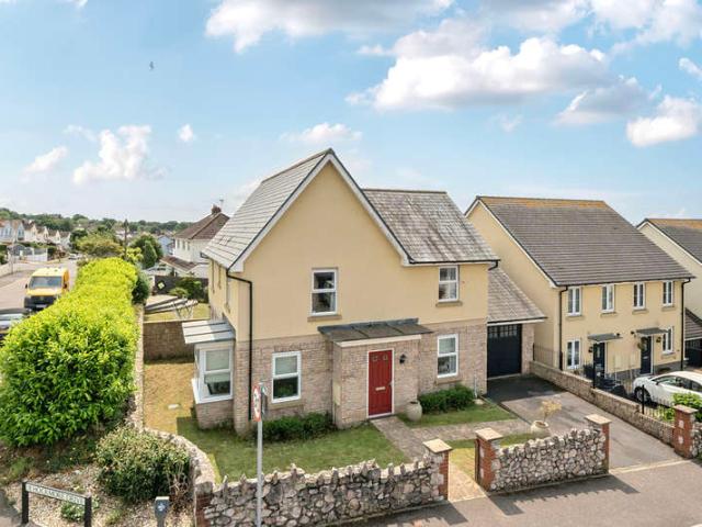 4 Bedroom Detached House
