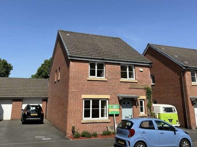 4 Bedroom Detached House